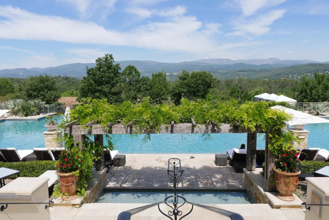 Journée détente entre copines au domaine de Terre Blanche - Capucineee ...