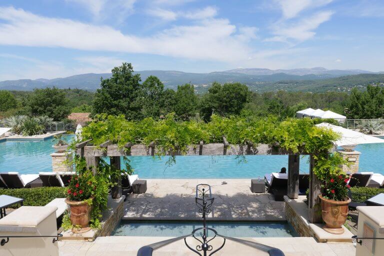 Journée détente entre copines au domaine de Terre Blanche - Capucineee ...